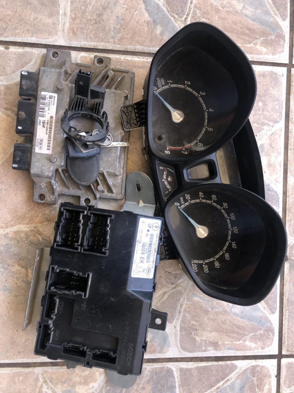 Ford Fiesta MK6,Lock Set (ECU,Cluster, BCM, Ignition, Key) Petrol 2009 ...