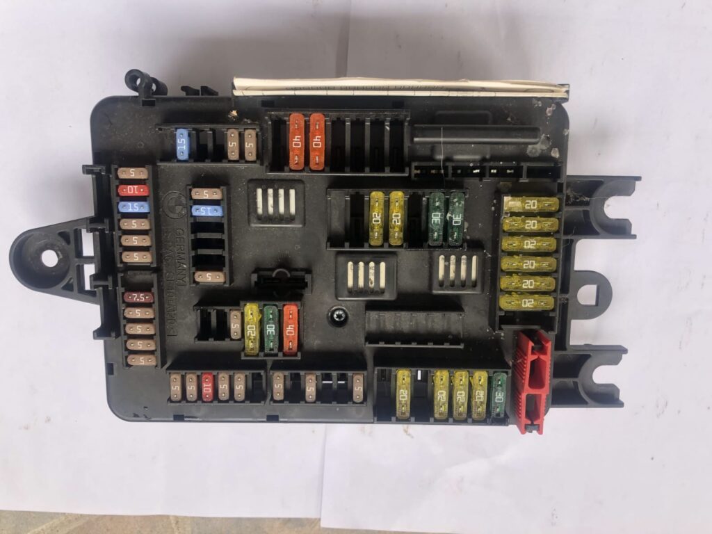 BMW F30, F20, X5 Fuse Box 6114 V8 626111202 | MVC - Motors Vehicles Clinic