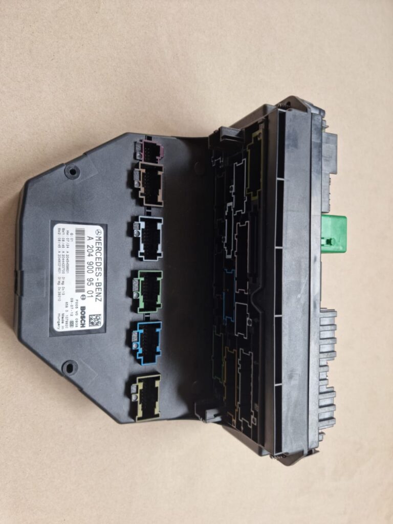 Mercedes Benz Fuse Box W2049009501 | MVC - Motors Vehicles Clinic