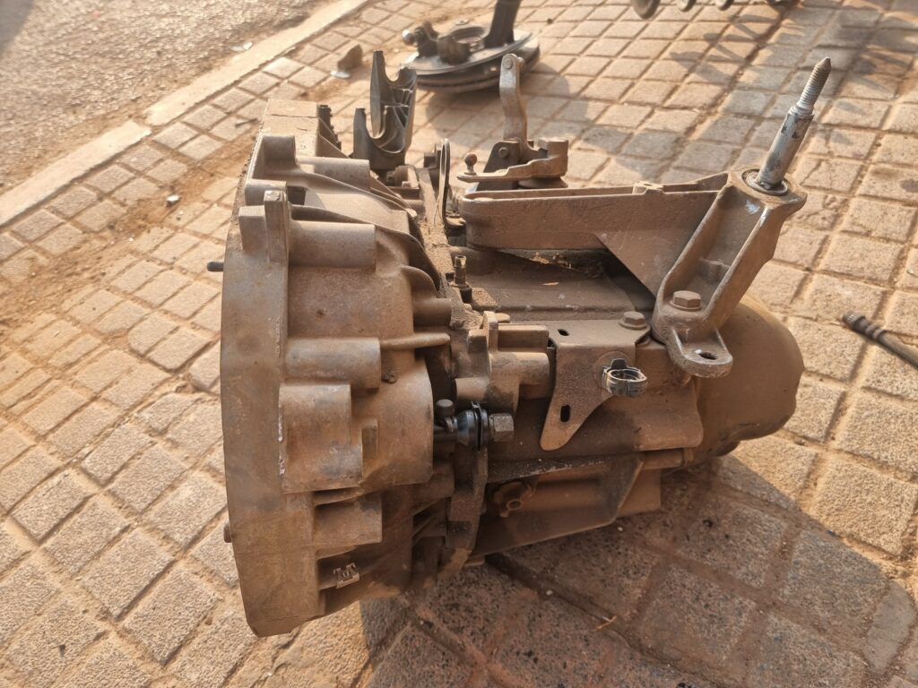 NP200, Renault Sandero,Clio 1.6L, Manual Gearbox, Petrol | MVC - Motors ...